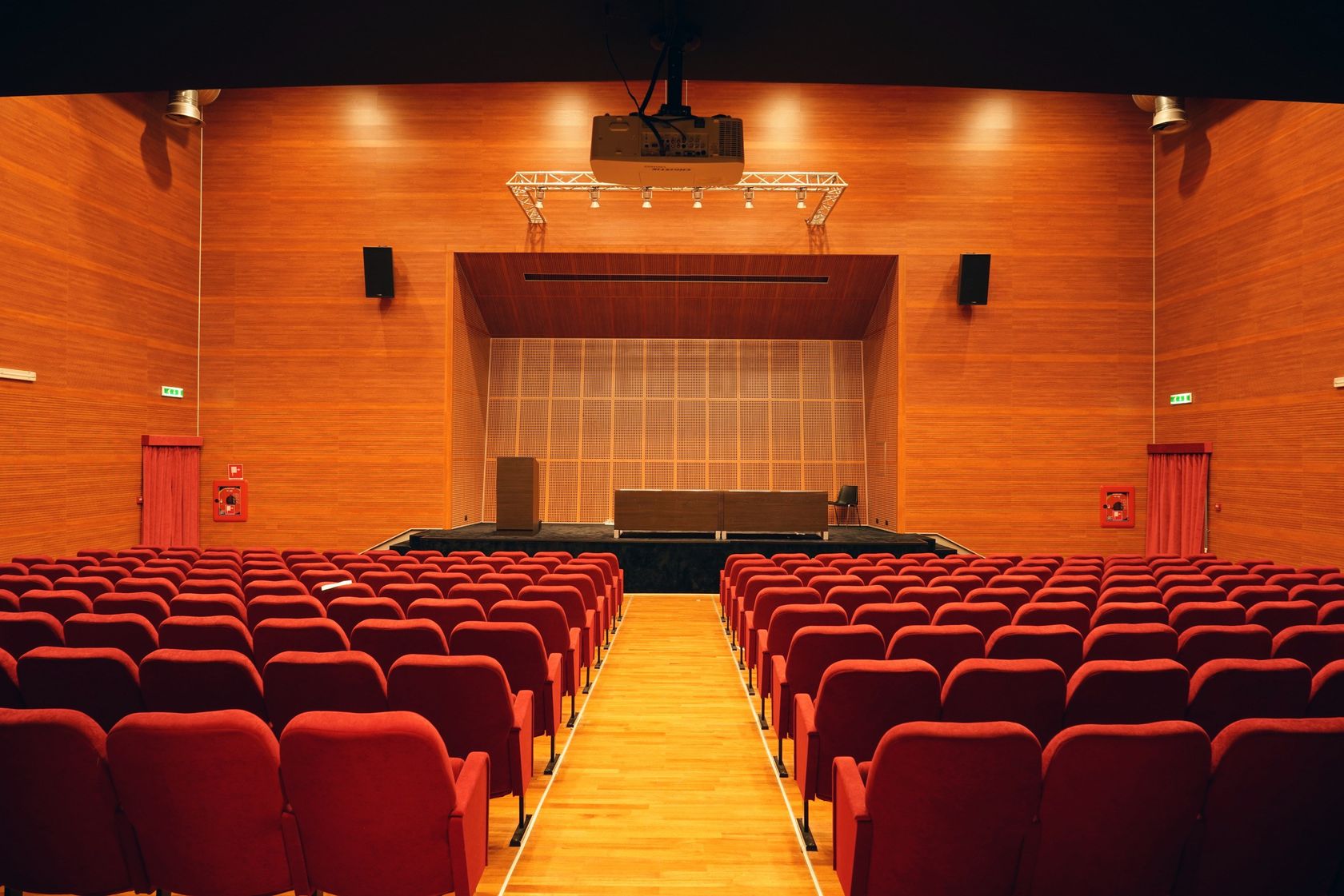 SOUNDLESS | Wall tiles By ITP