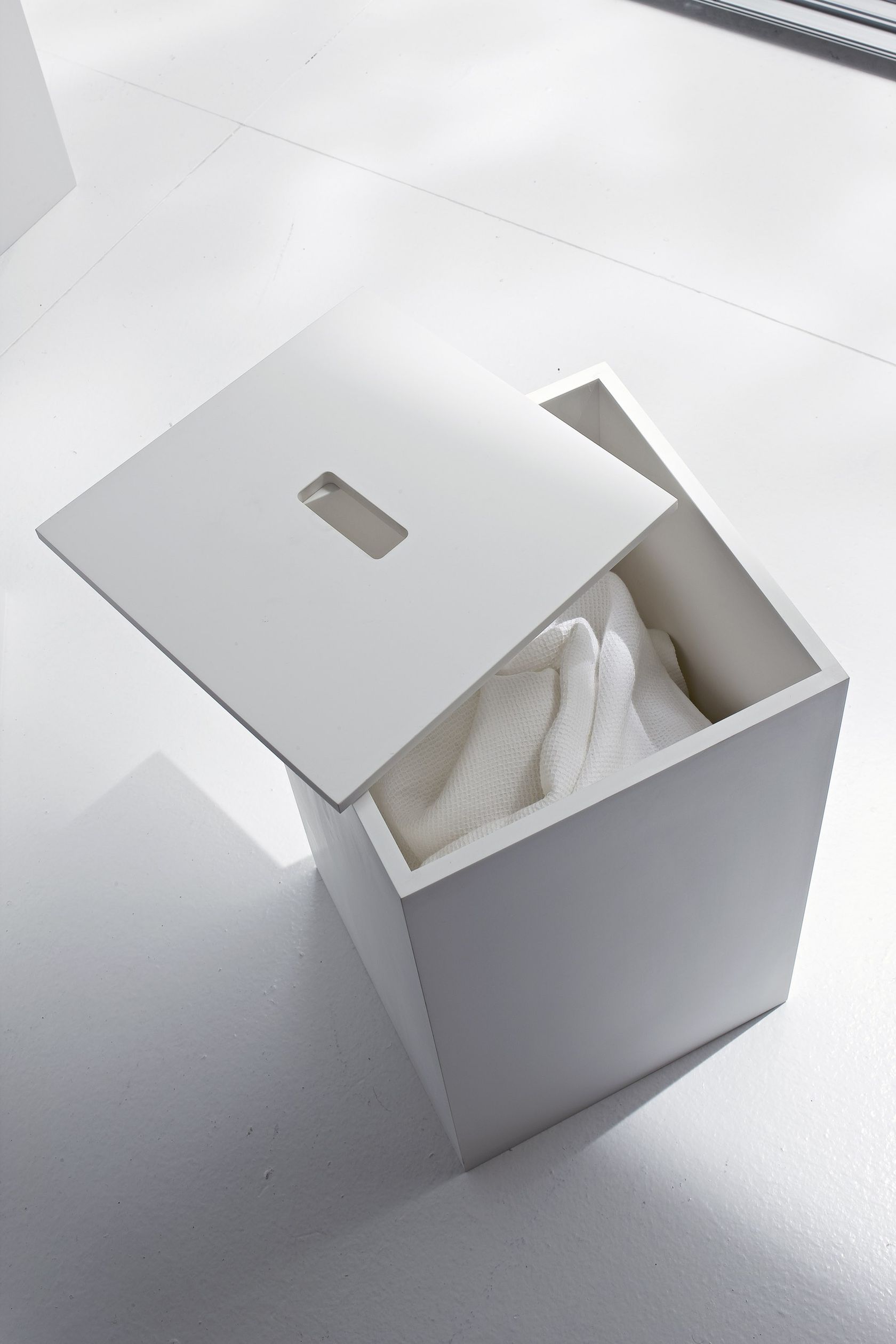 UNICO | Laundry container By Rexa Design