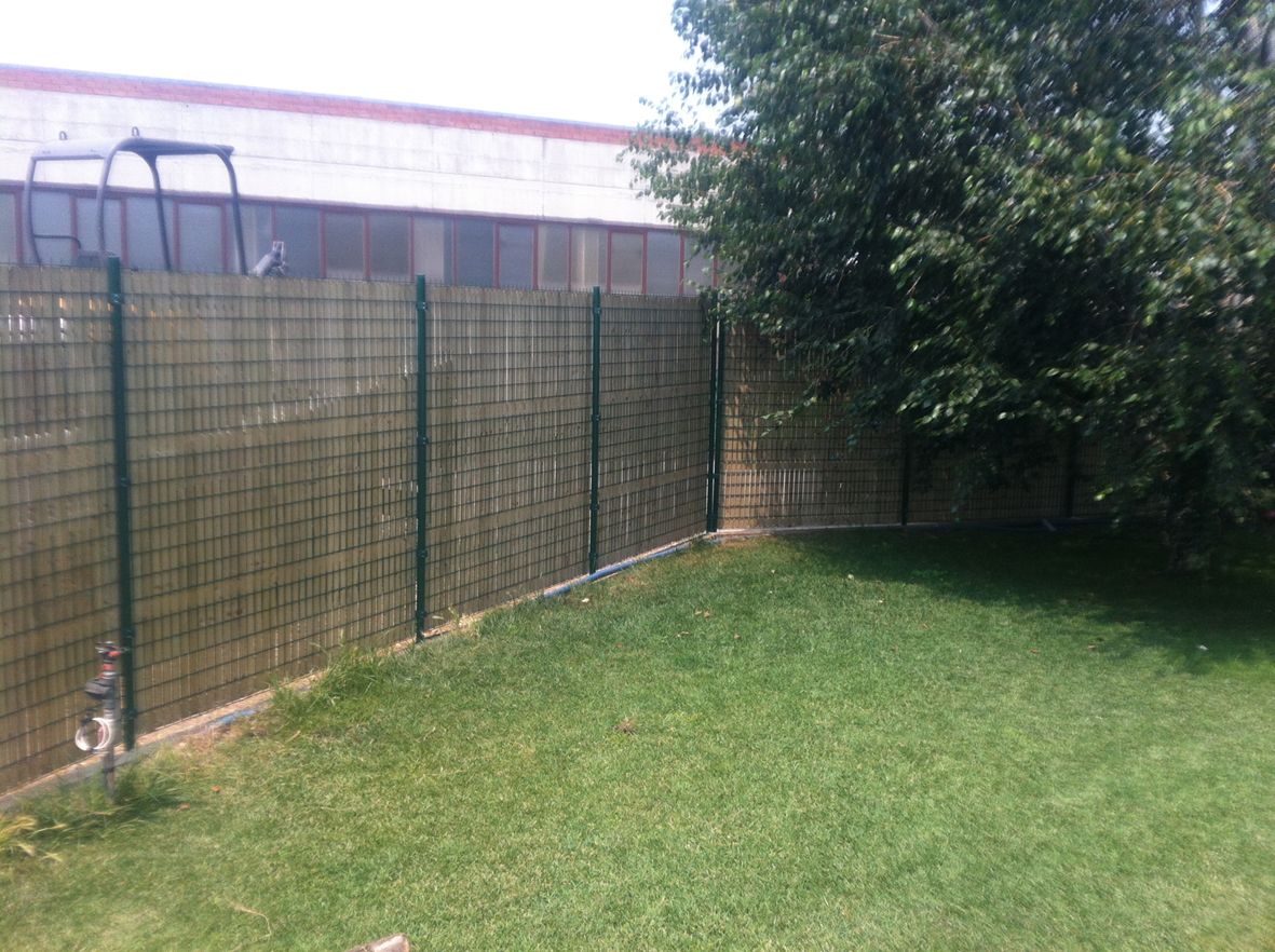 Cerca de privacidade de madeira BEKAFOR® COLLFORT By BETAFENCE ITALIA