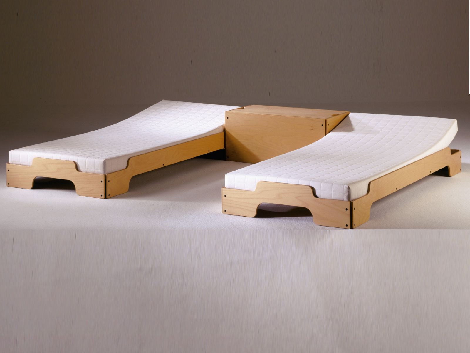 KLASSIC | Stackable bed By Müller Möbelwerkstätten design Rolf Heide
