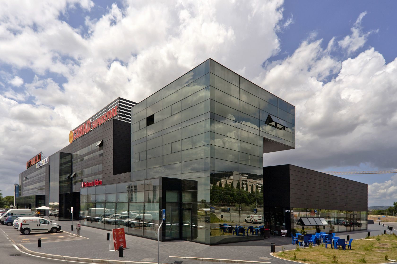 Metal sheet and panel for facade CASSETTE VMZINC® By VMZINC