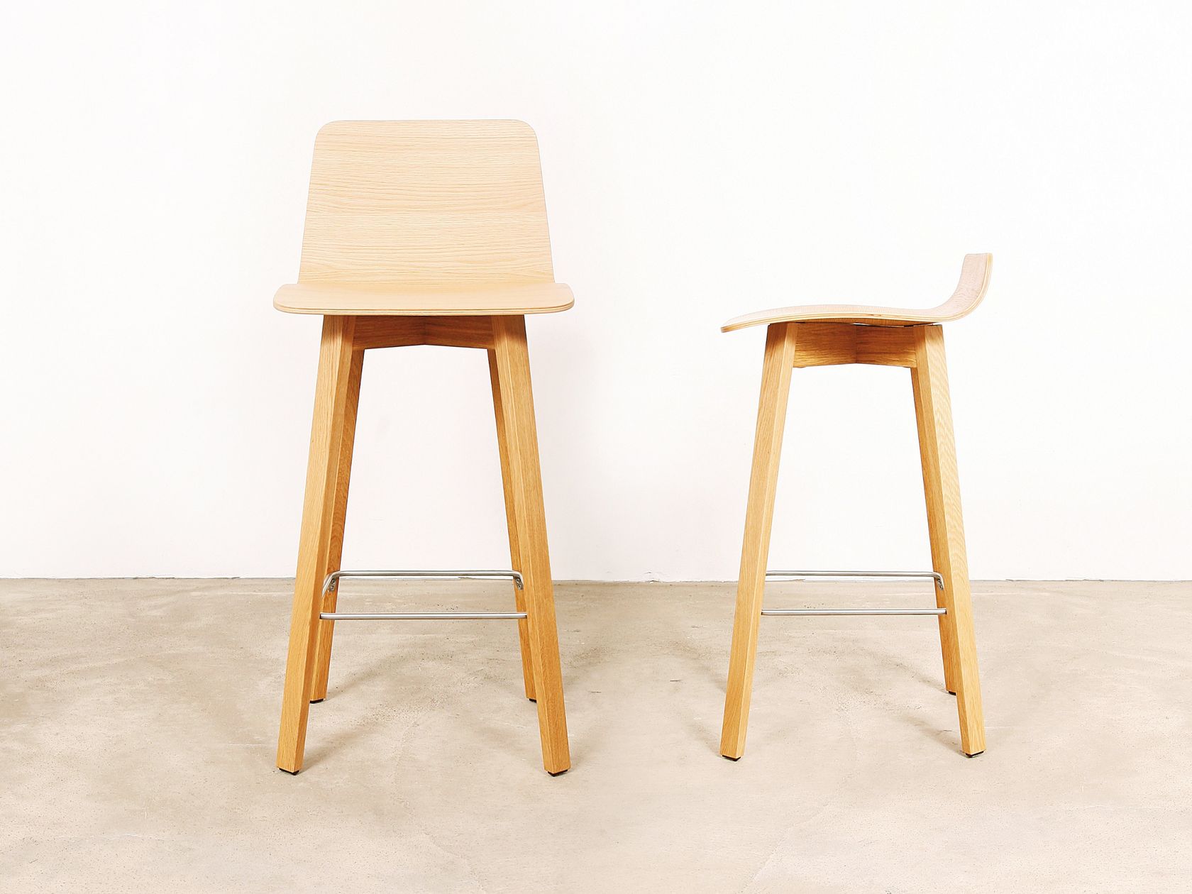 MAVERICK | Taburete de madera multiestrato By KFF diseño Birgit Hoffmann