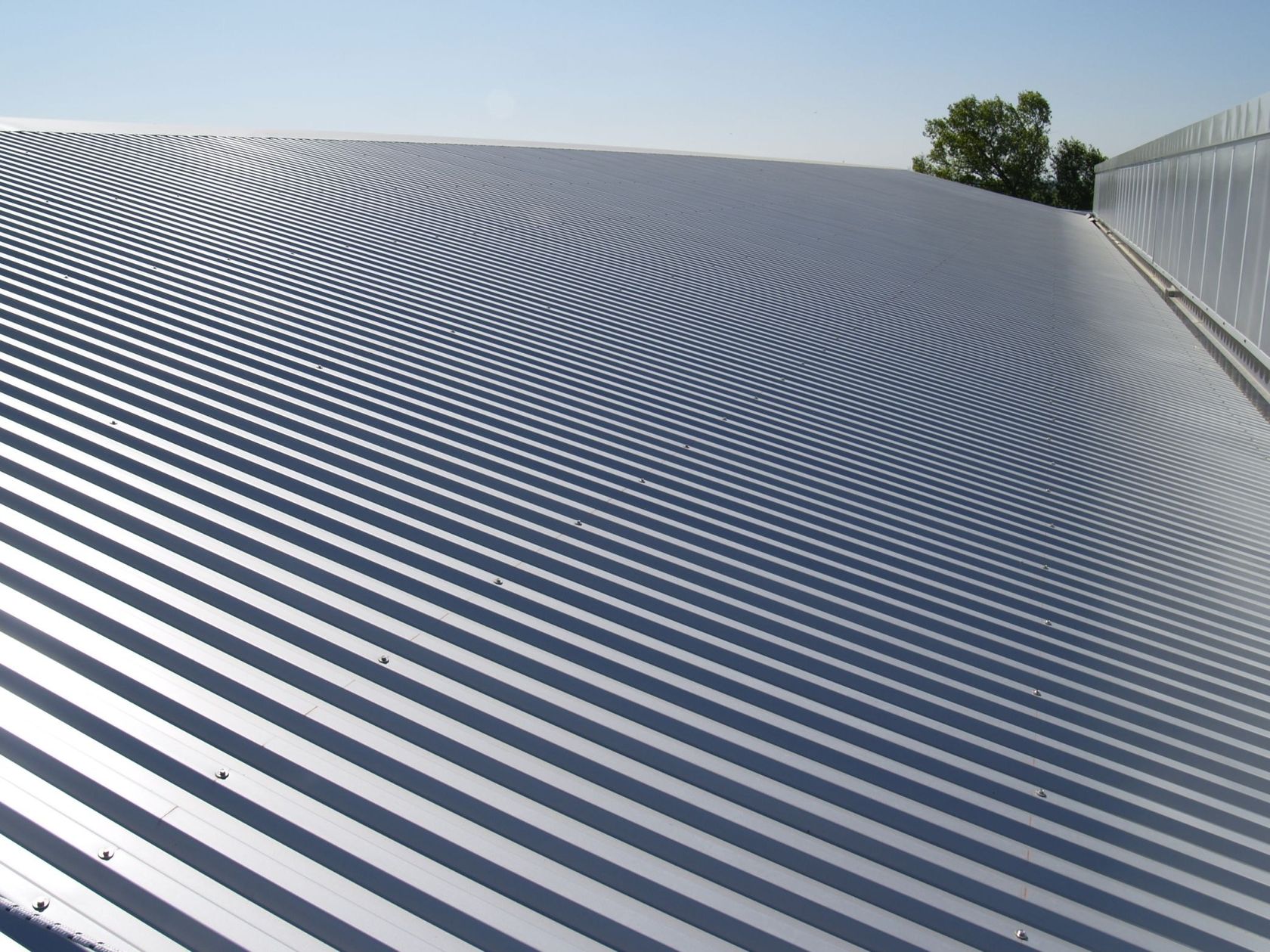 Insulated metal panel for roof TEK 28 By FIBROTUBI