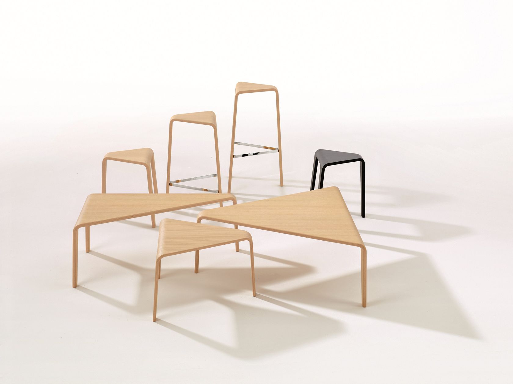 PLY | Coffee table By arper design Lievore Altherr Molina