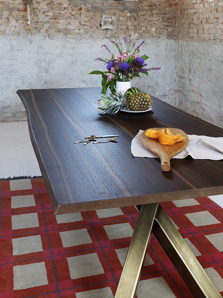 GUSTAVE | Table en chêne By Miniforms design Paolo Cappello