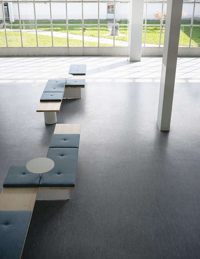 Modular bench with back GALLERIA By Tacchini design PearsonLloyd