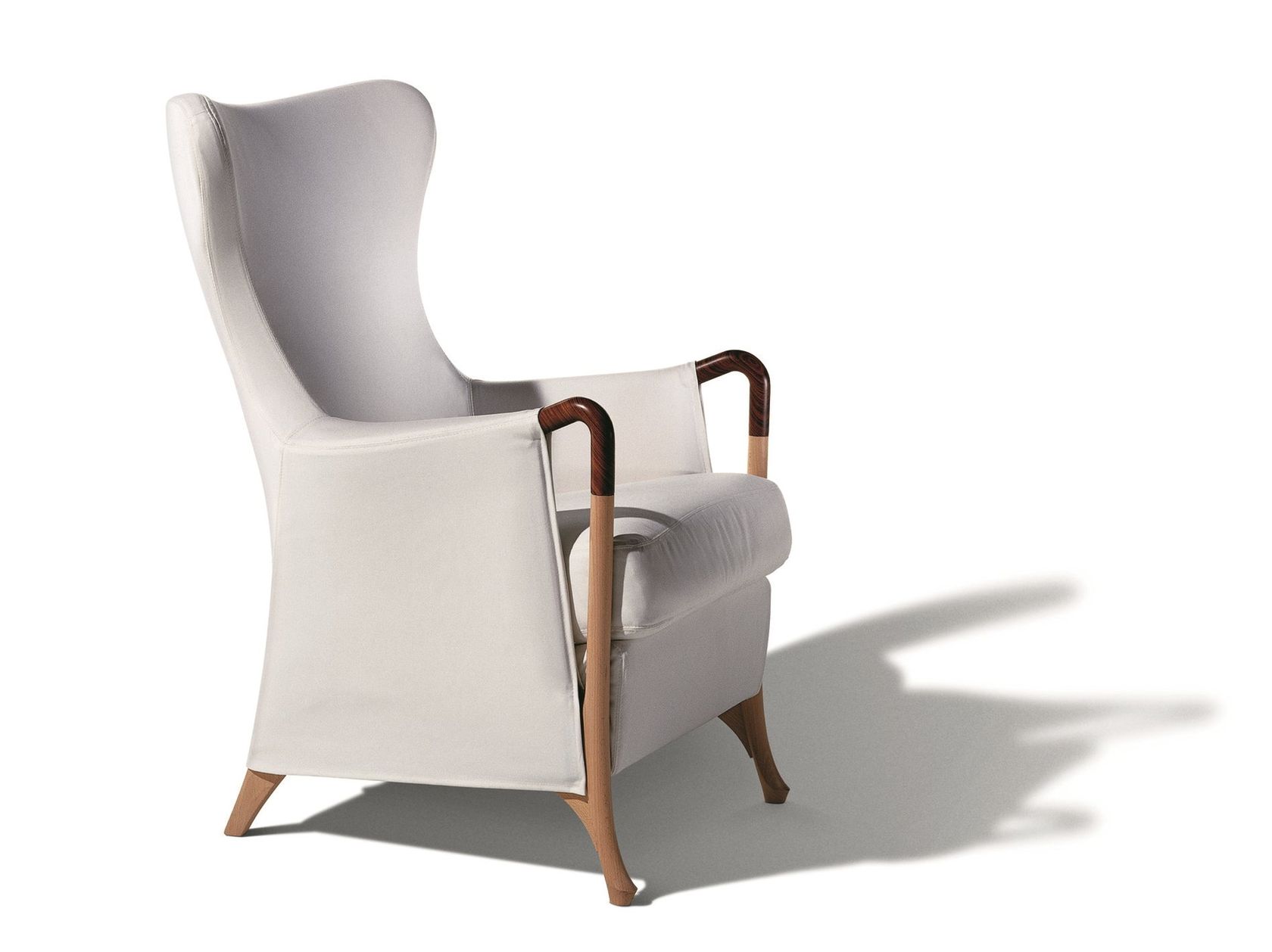 PROGETTI Wing fabric armchair with armrests By Giorgetti
