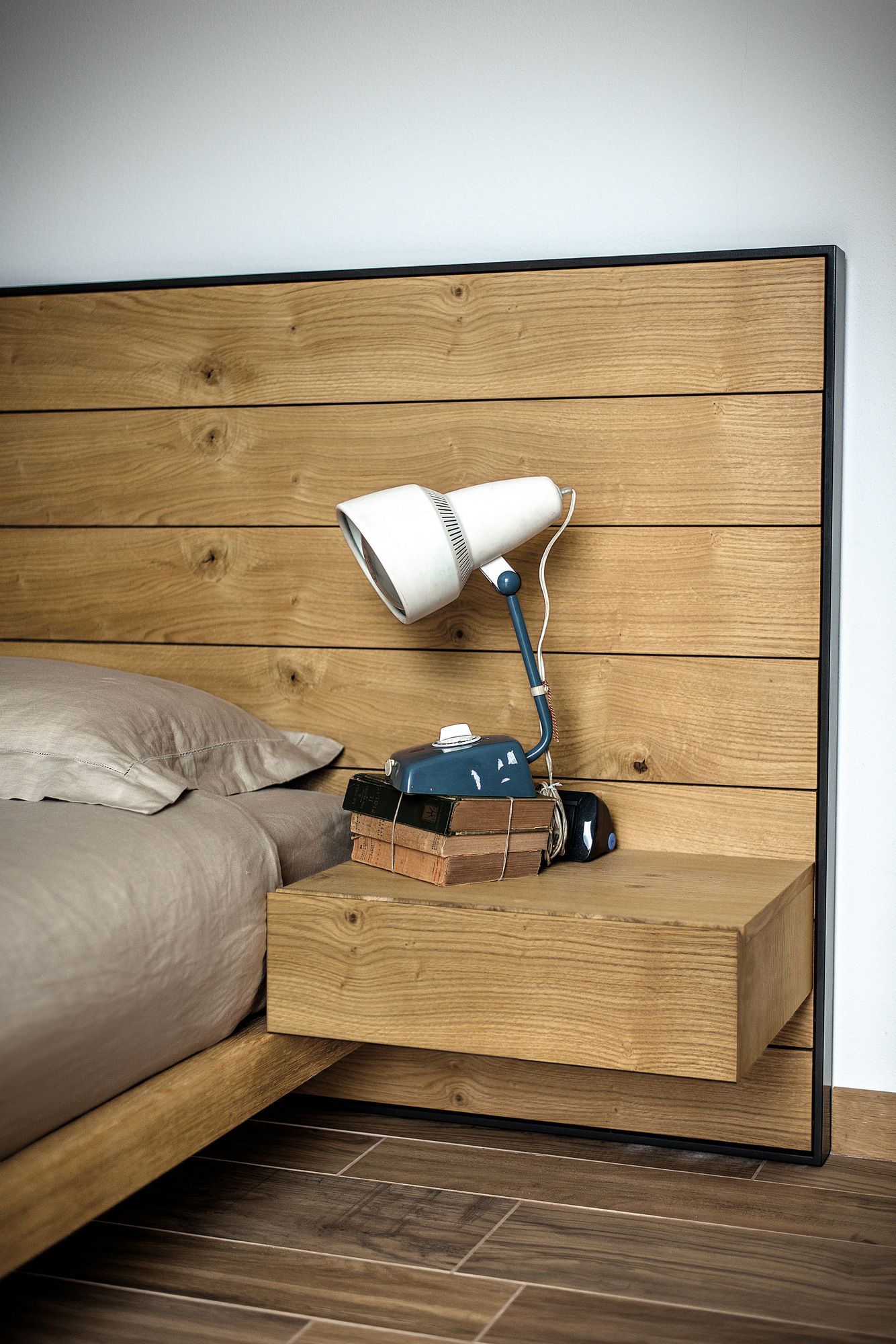 RIALTO Wood veneer bed with integrated nightstands By Riva 1920 ...