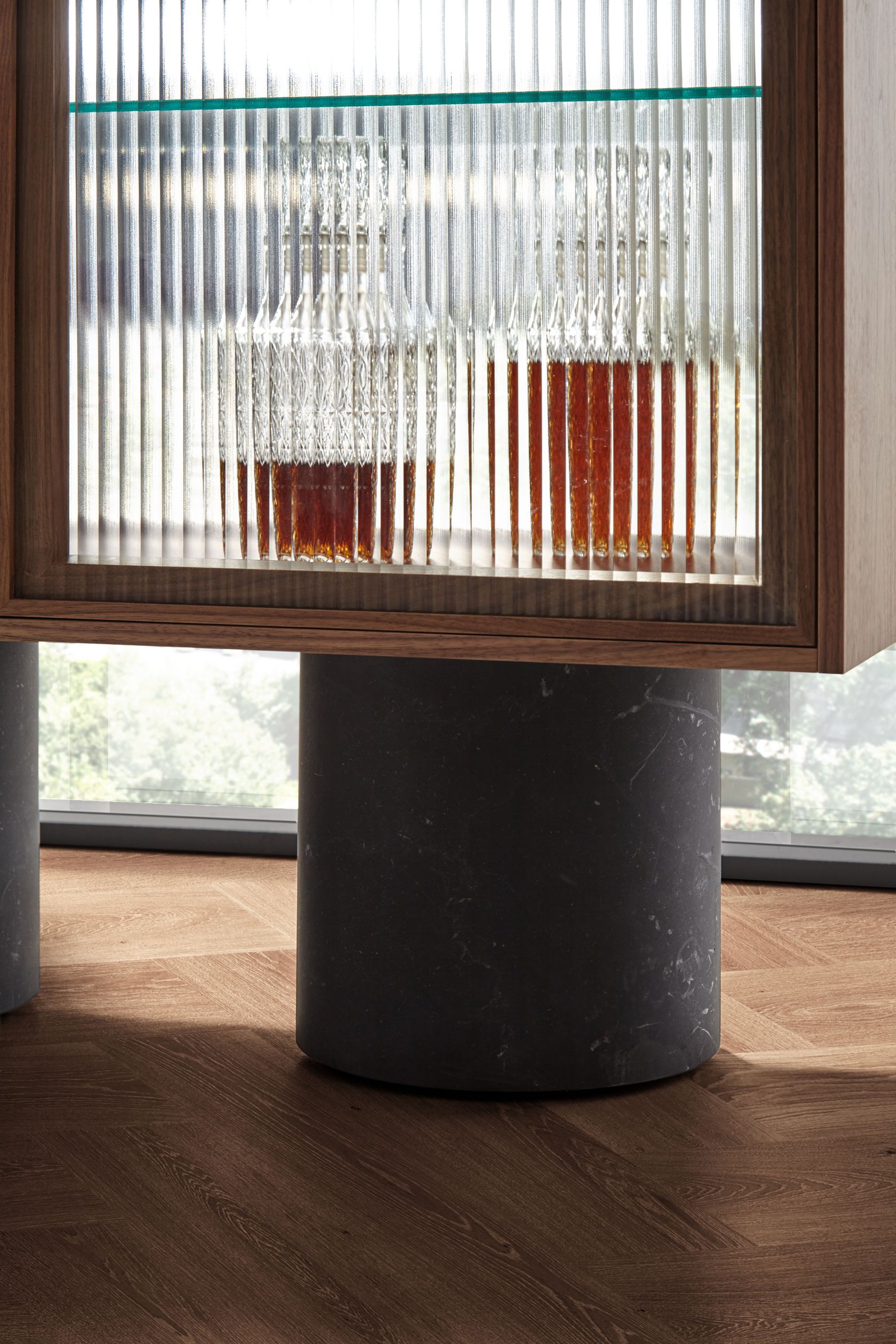 RIO Wood and glass highboard with doors By Punt | design Sebastian Herkner