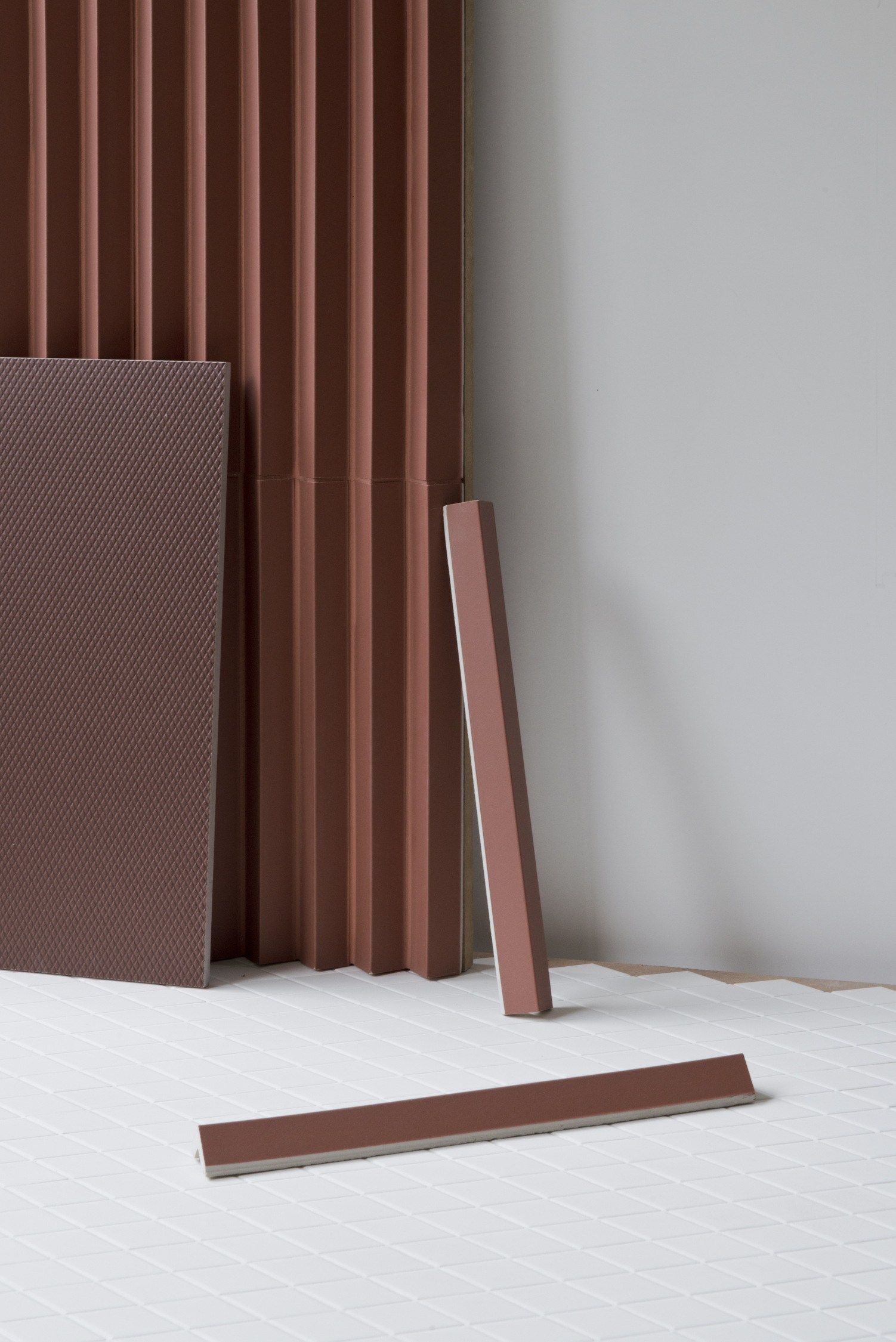 ROMBINI TRIANGLE RED Rivestimento tridimensionale in gres porcellanato ...