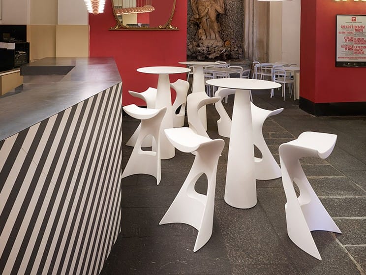 HOPLÀ | Round table By SLIDE design Marc Sadler