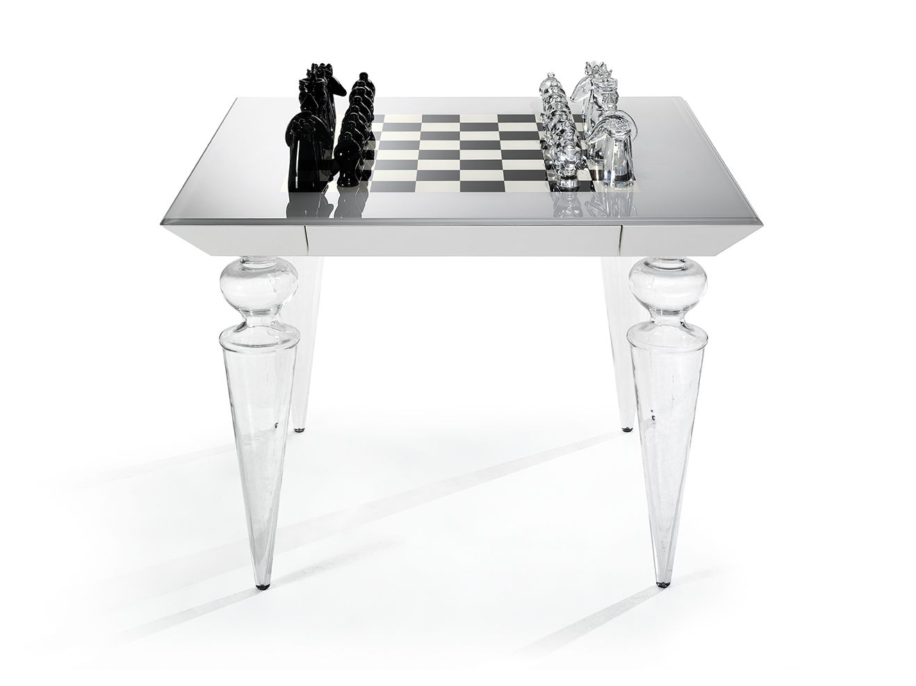 LEISURE Murano glass chess table By Reflex | design Riccardo Lucatello