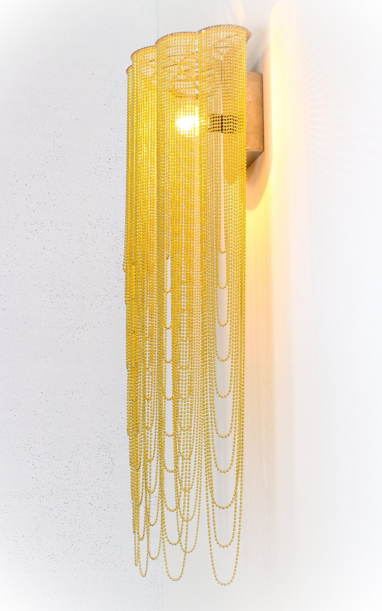 SCALLOPED LOOPED Wall light By Willowlamp | design Adam Hoets