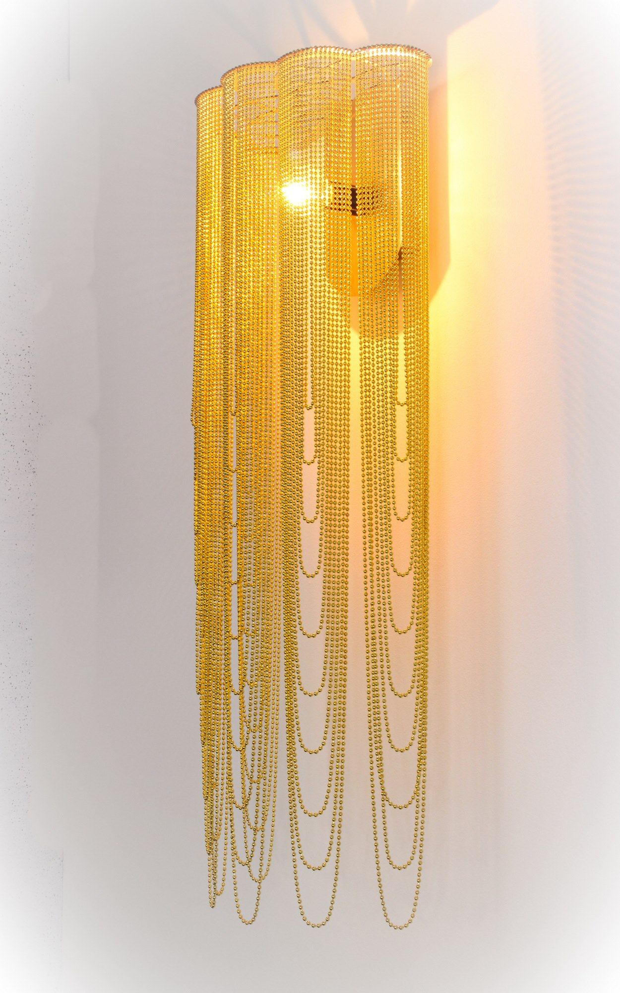 SCALLOPED LOOPED Wall light By Willowlamp | design Adam Hoets