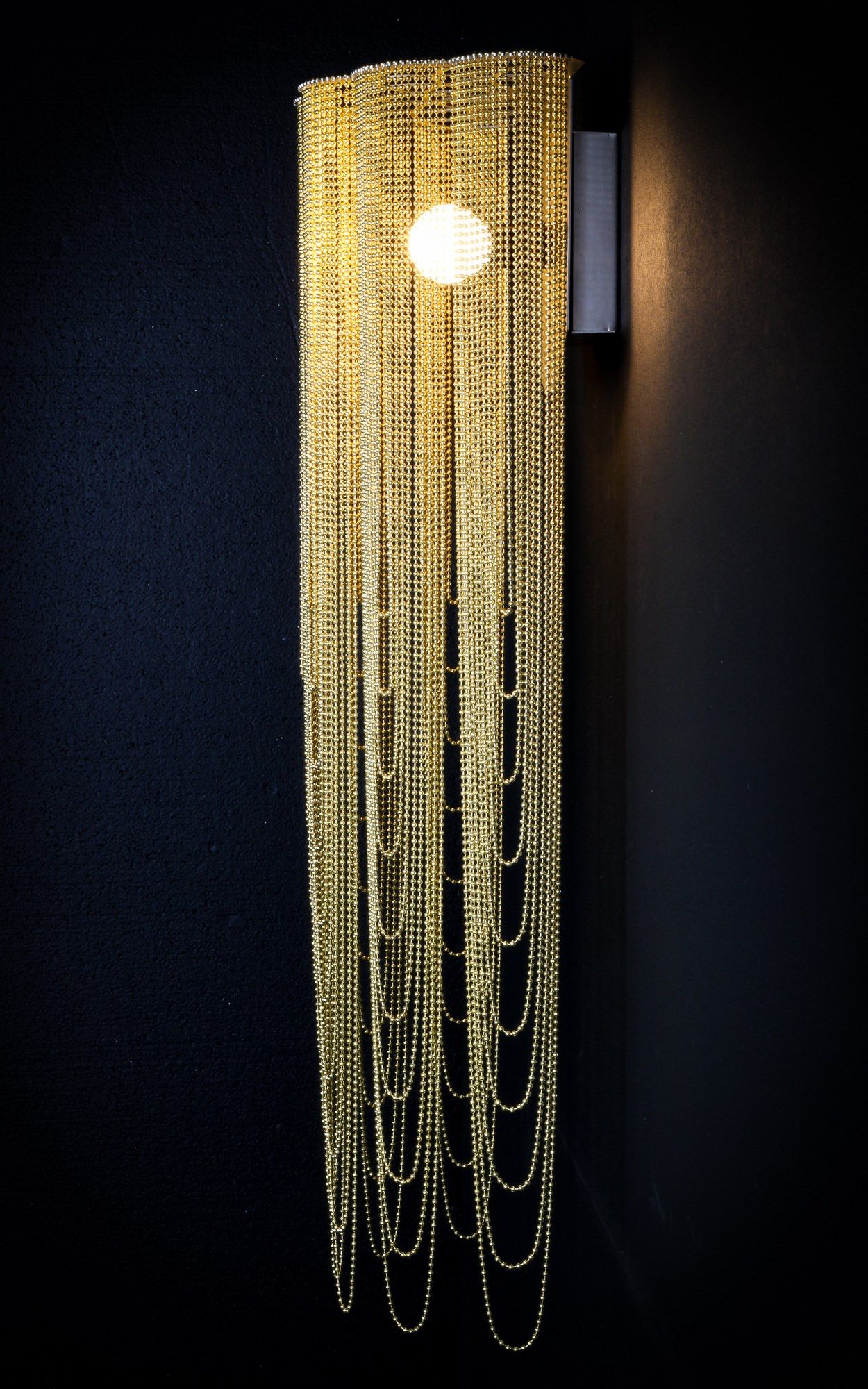 SCALLOPED LOOPED Wall light By Willowlamp | design Adam Hoets