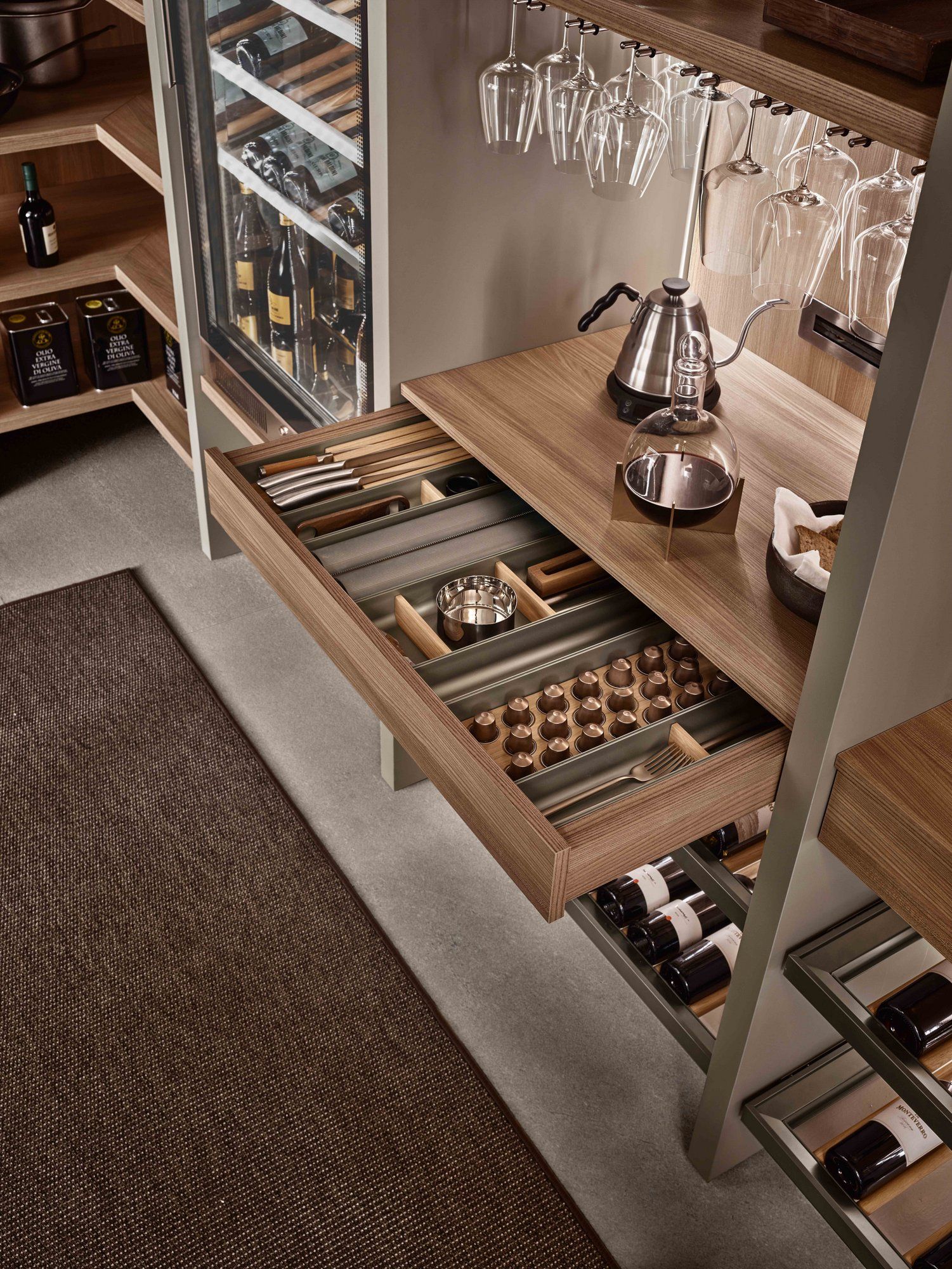 SIGN Kitchen with peninsula By ERNESTOMEDA | design Giuseppe Bavuso