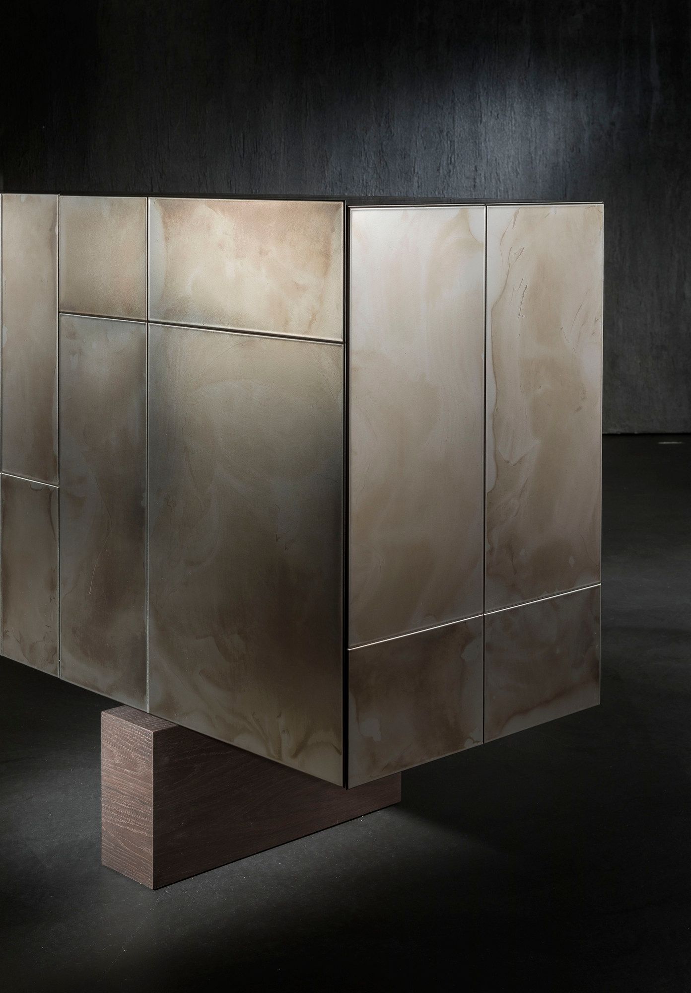 SLIM SIDE HIGH Metal sideboard with doors By Henge | design Massimo ...