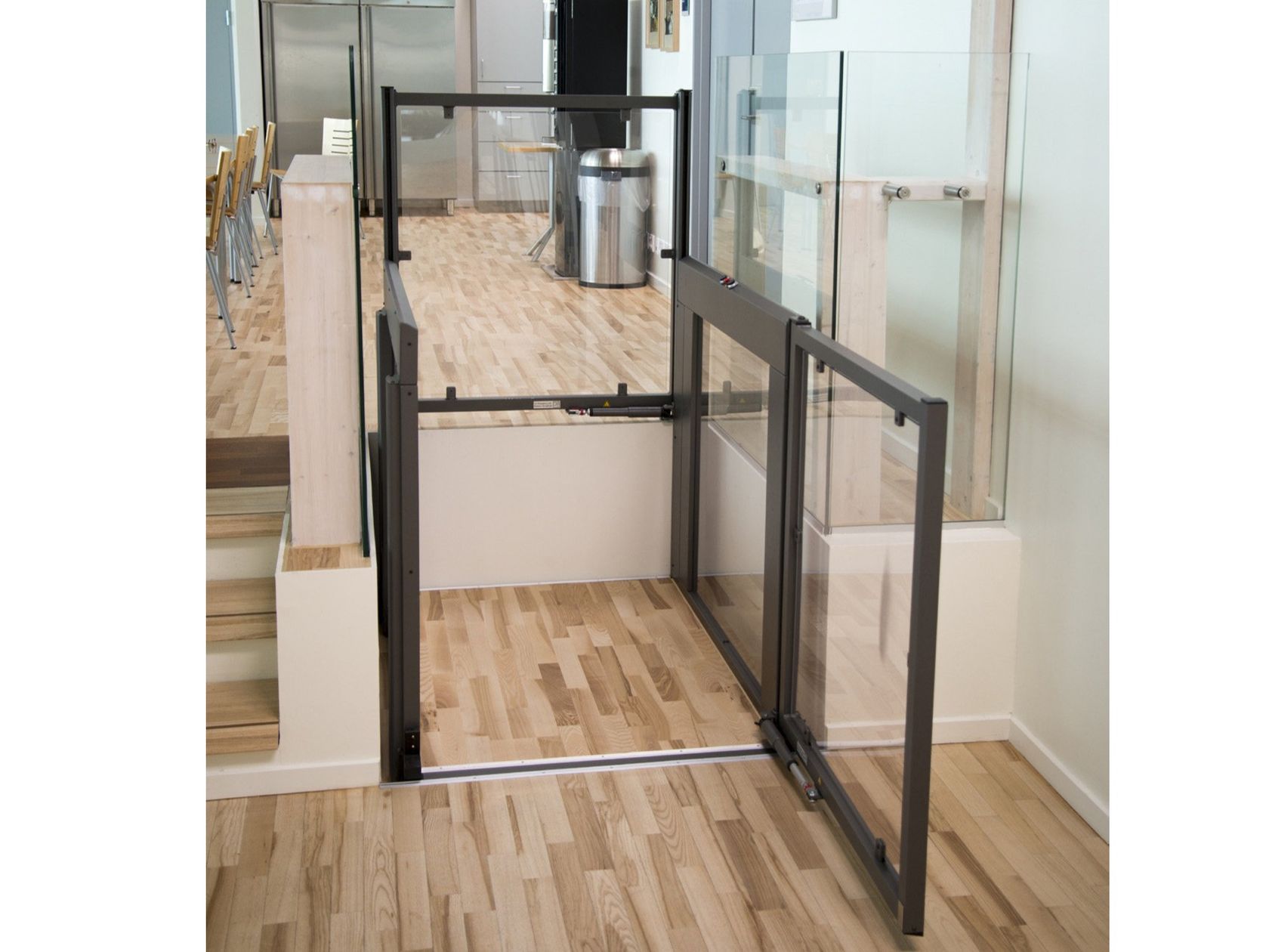 Piattaforma elevatrice per piccoli dislivelli SMART 1250 - STANNAH ...