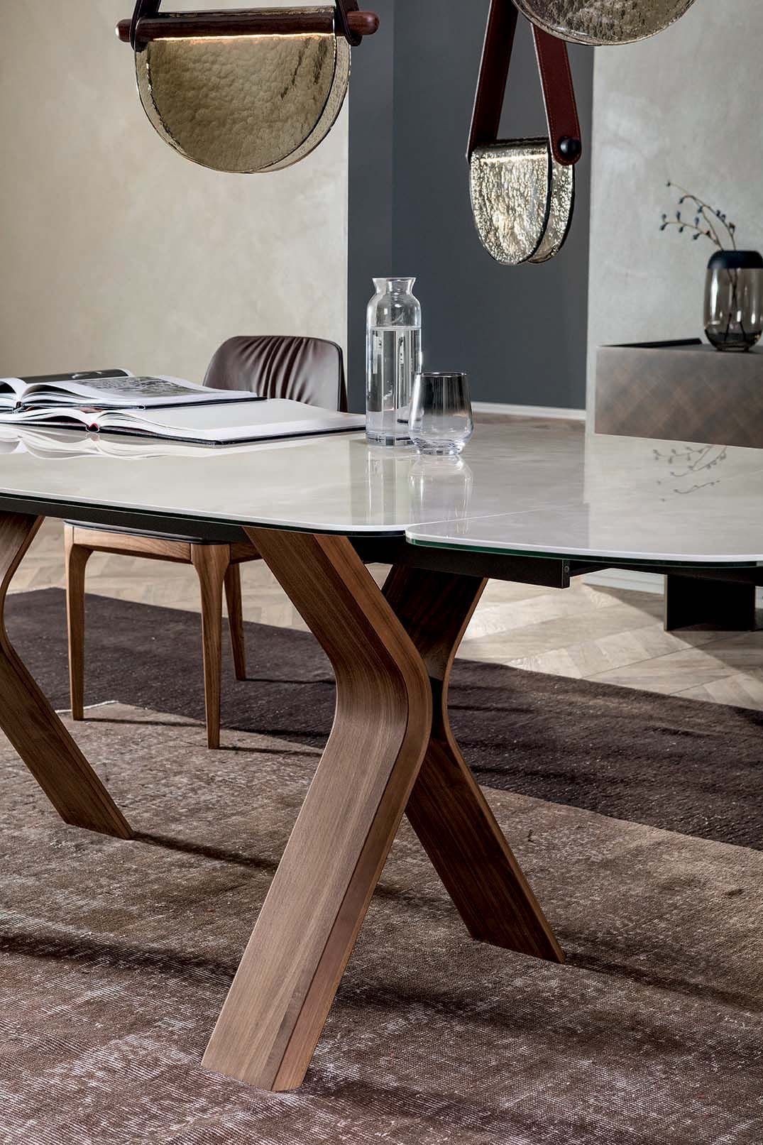STILL | Extending table By Tonin Casa design Angelo Tomaiuolo