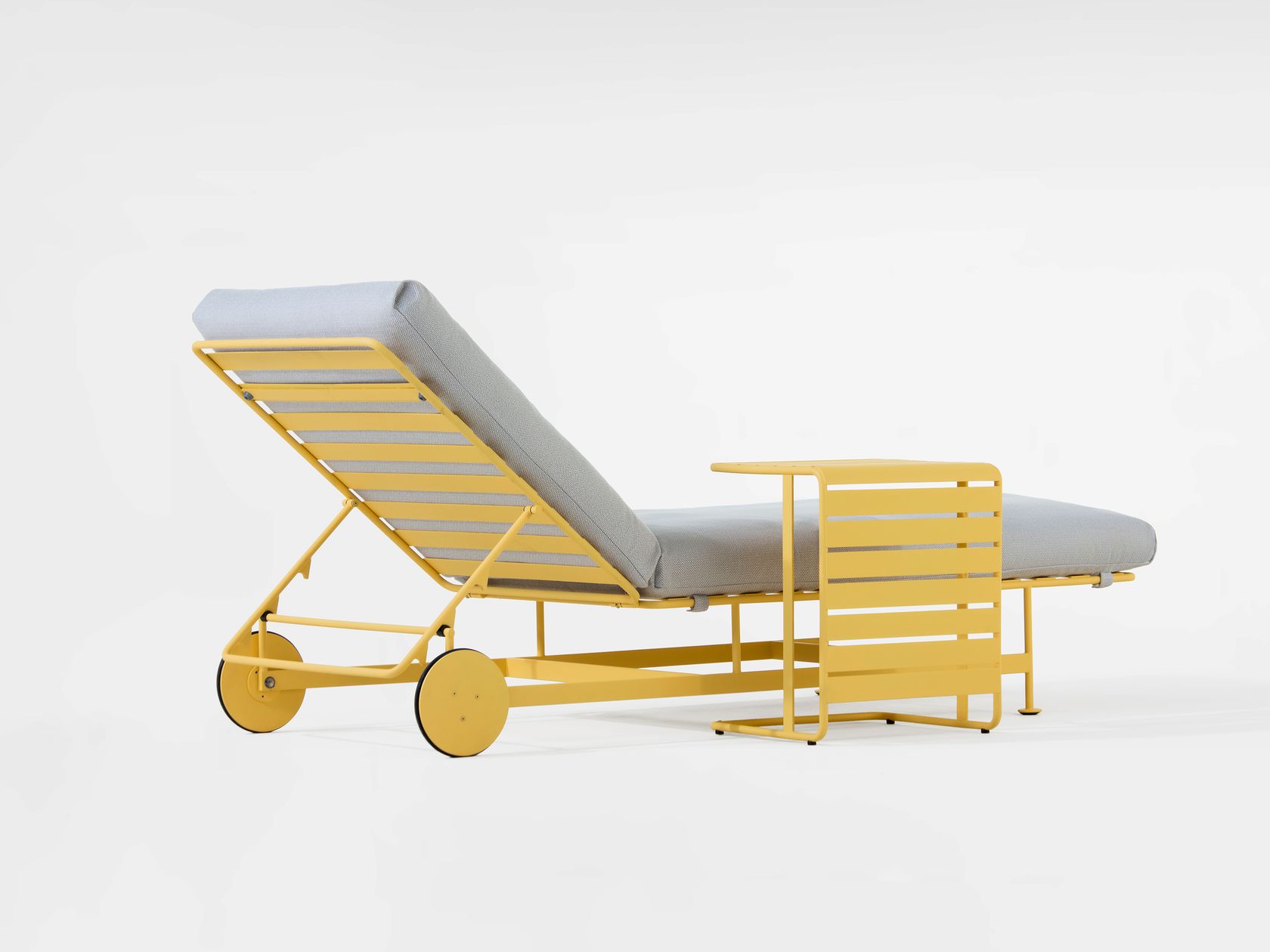 JUGO | Sun lounger By prostoria design Numen / For Use