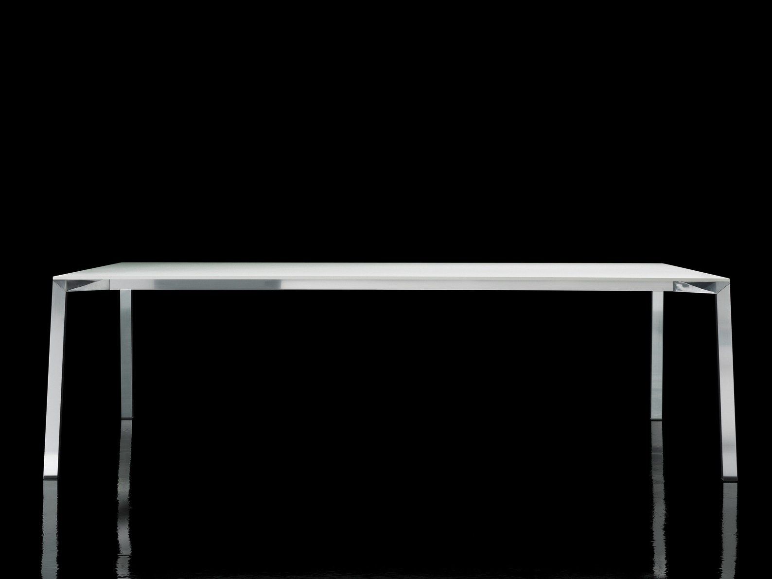 TABLE_ONE | Table By Magis