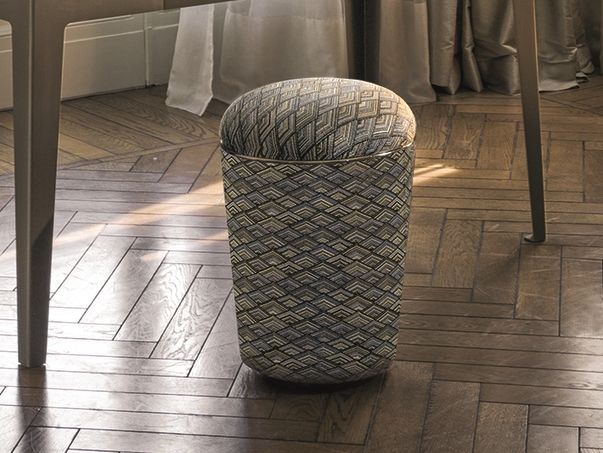 TEO LOVELUXE Round fabric pouf By Longhi | design Studio C