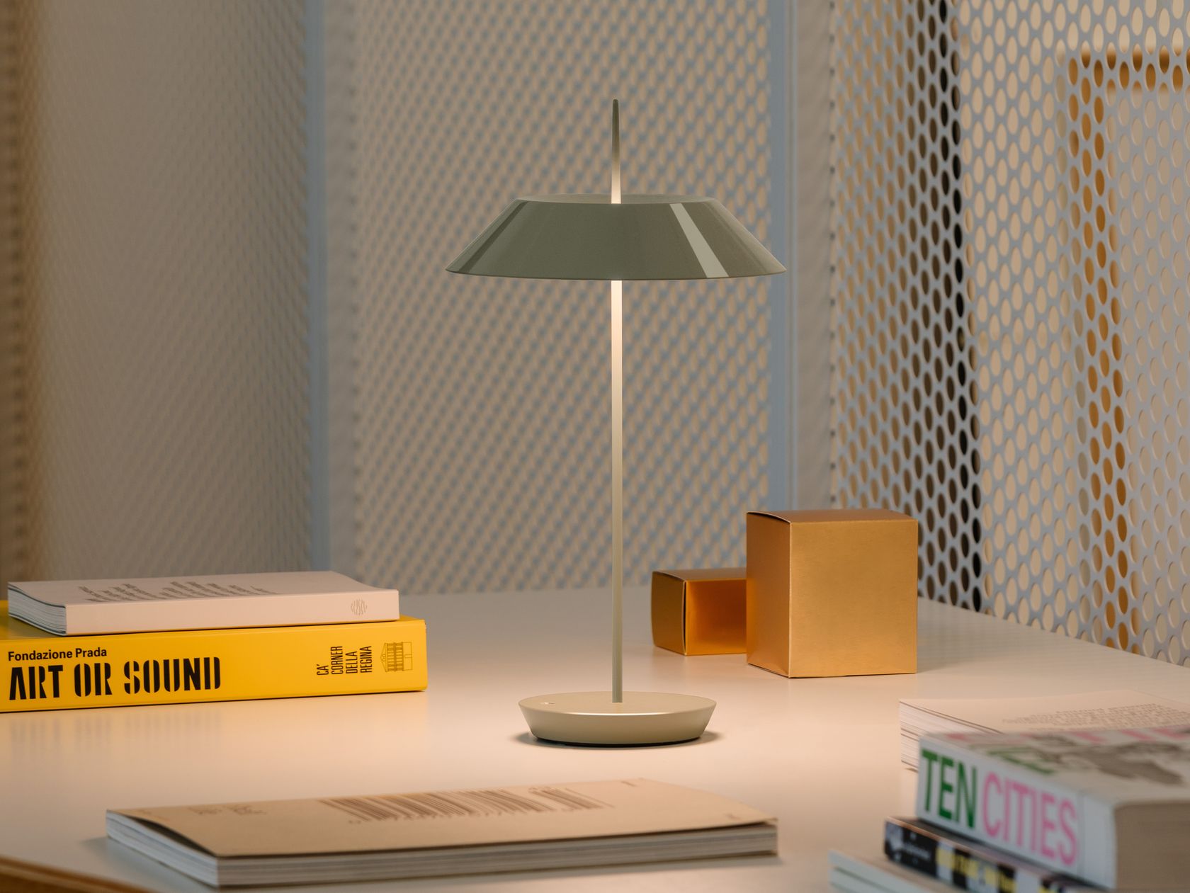 VIBIA - MAYFAIR MINI GREEN lámpara de mesa By In Stock diseño Diego ...