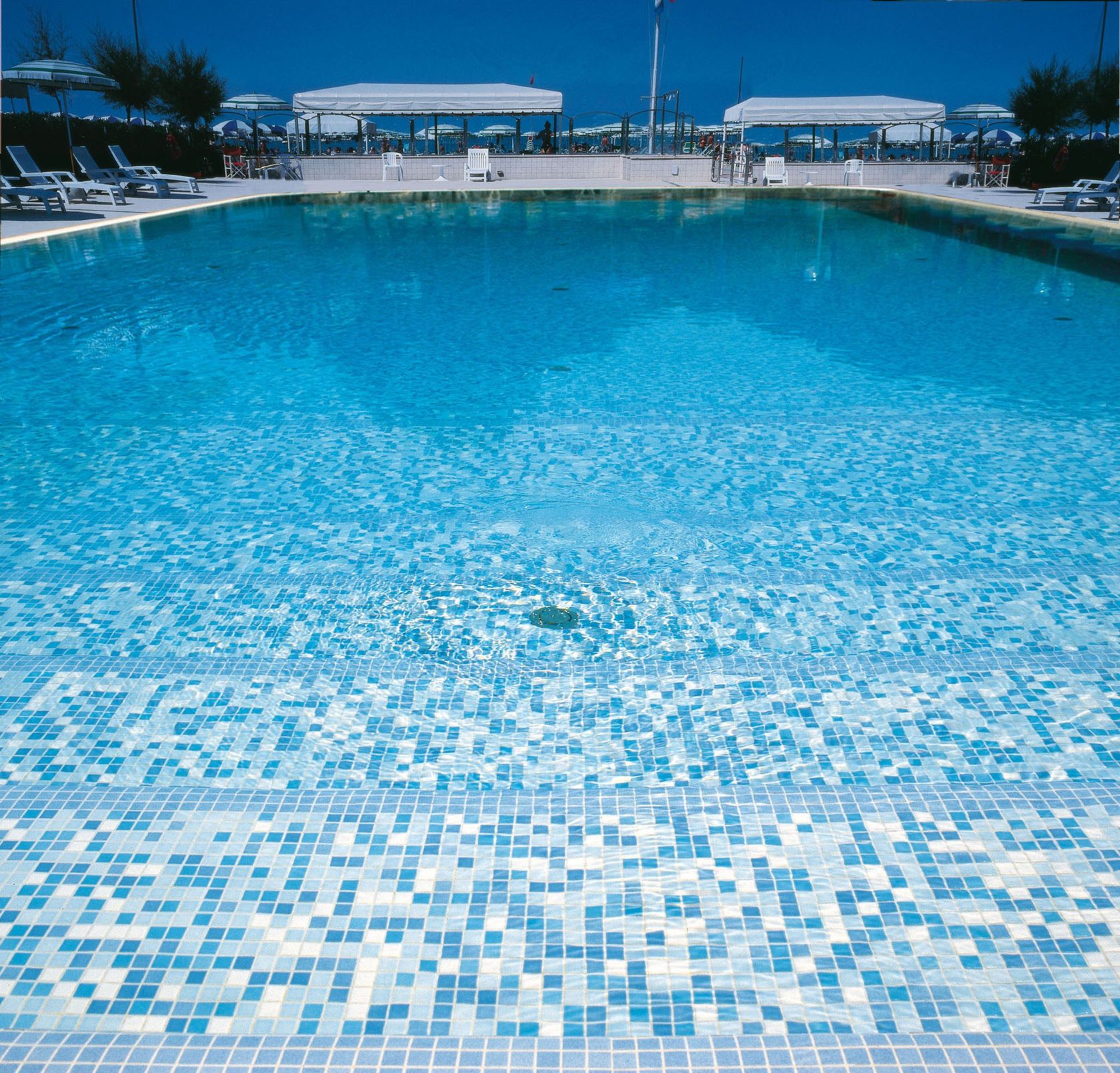 WELLNESS&POOL MIX Ceramic Pool liner By Appiani