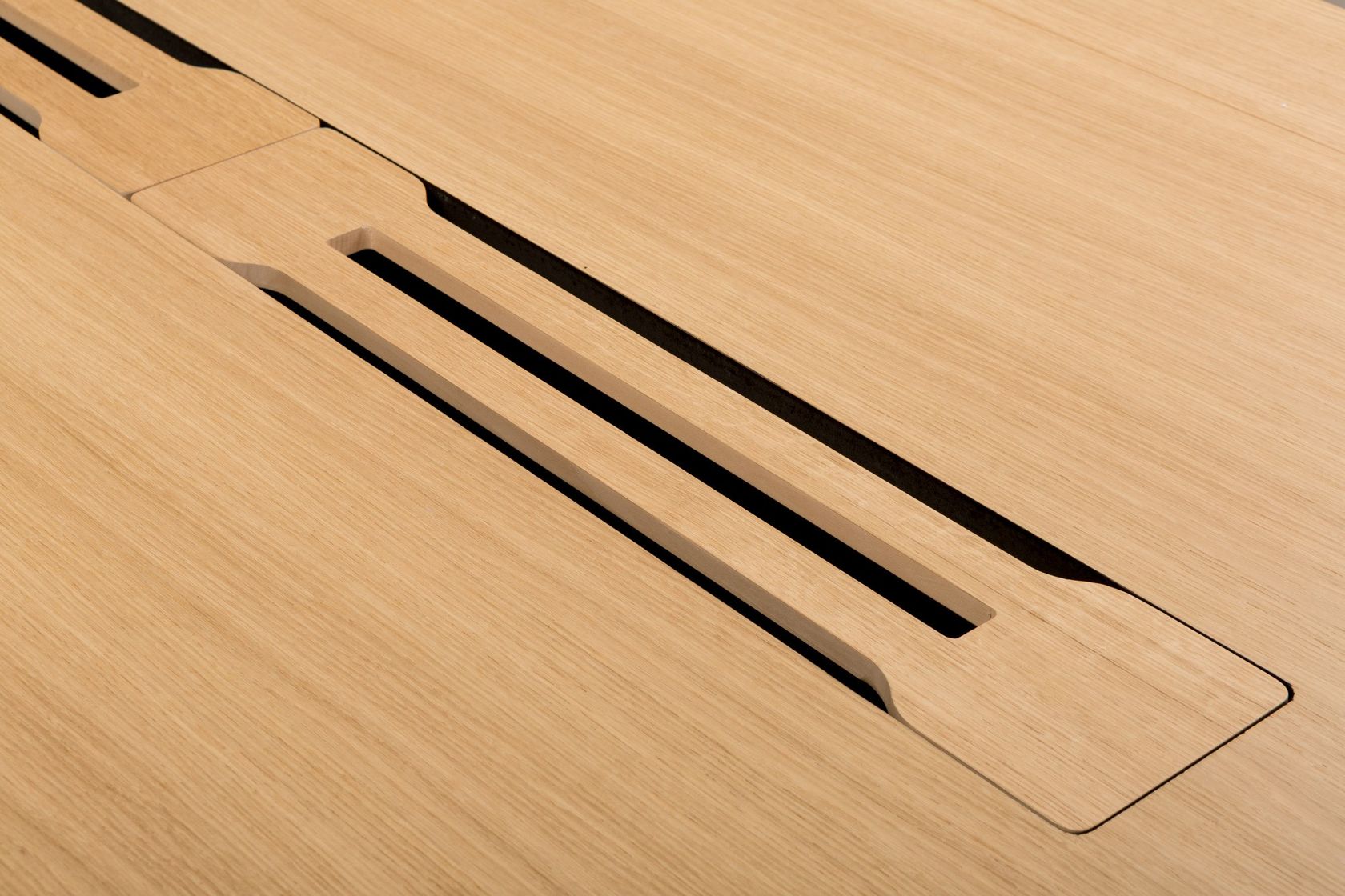 WING MEETING meeting table By True Design design PARISOTTO + FORMENTON ...