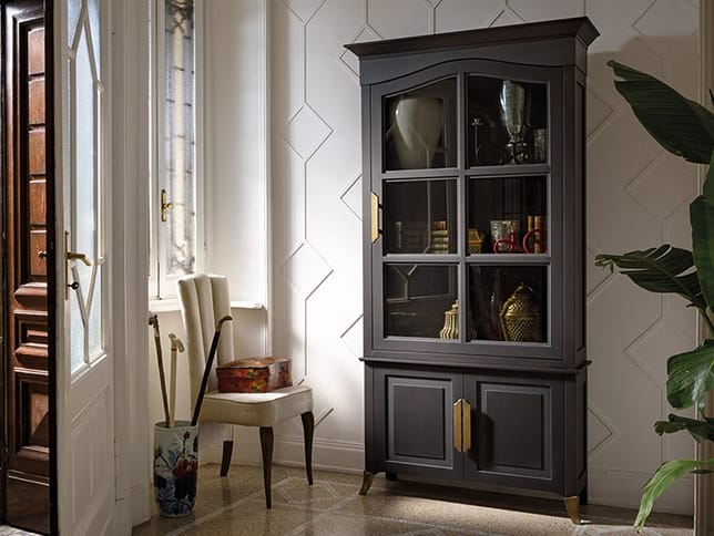 CAPRICCI Oak display cabinet By Prestige