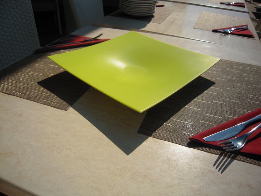Pin tray Corian® centerpiece / pin tray By Ondulina Design