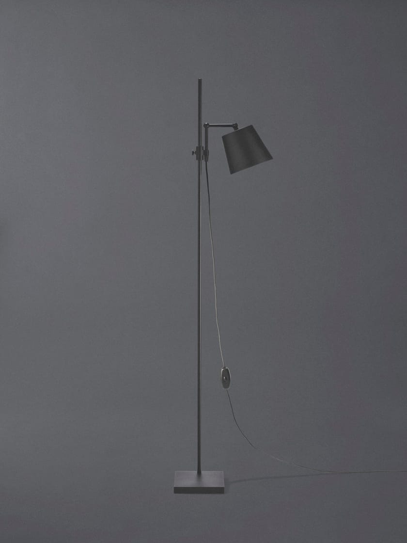 LAB LIGHT Metal floor lamp By Karakter