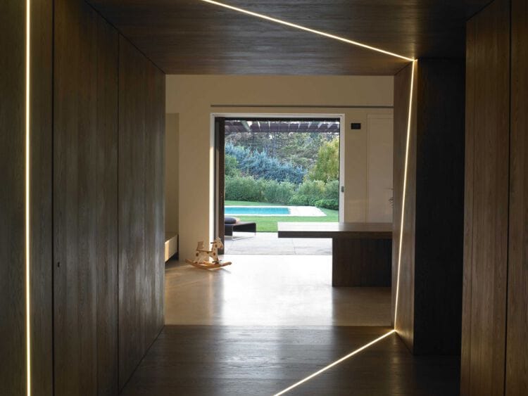 1111 Linear lighting profile By 247LAB