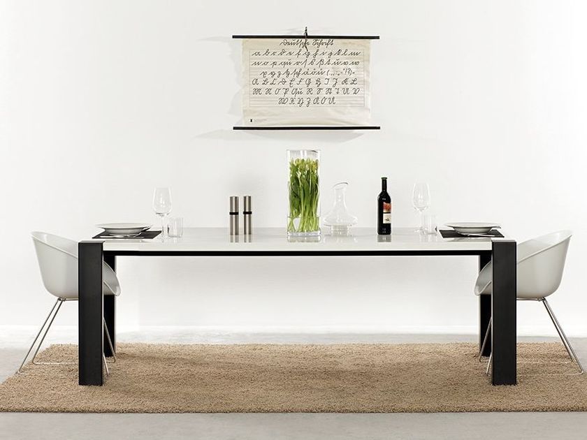 608 | Dining table By Wissmann raumobjekte