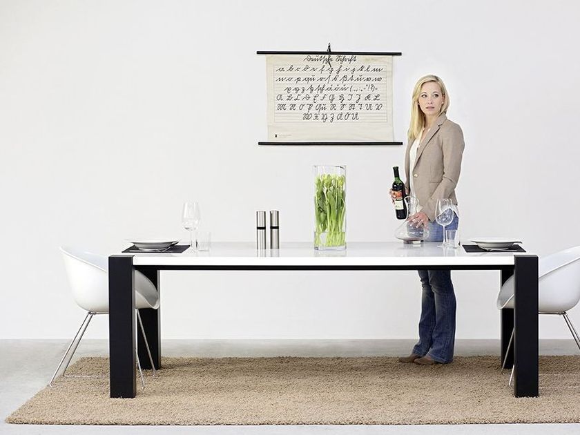 608 | Dining table By Wissmann raumobjekte