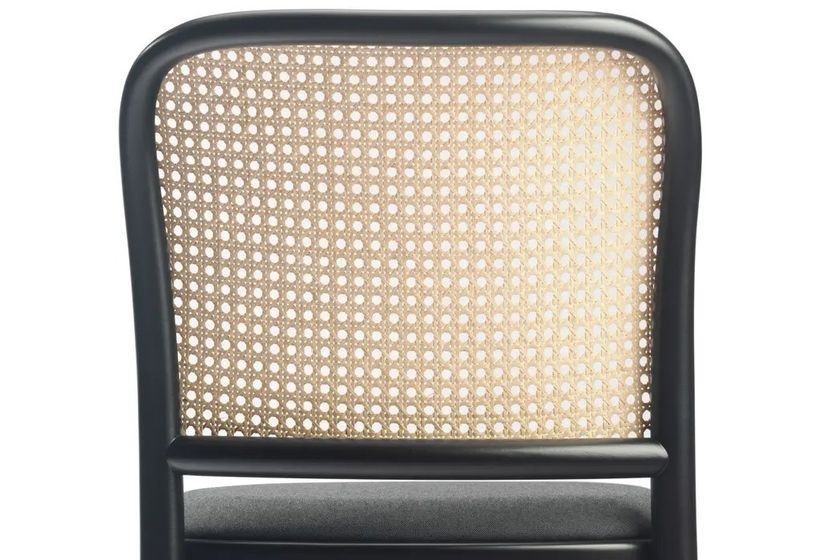 N° 811 | Vienna straw chair By TON design Josef Frank