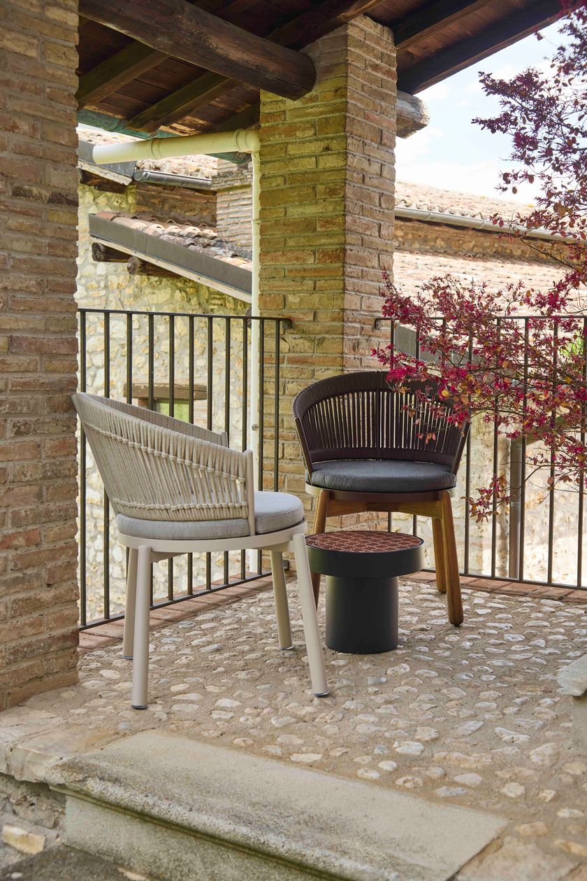 TURTLE Rope and aluminium chair with integrated cushion By YAAZ