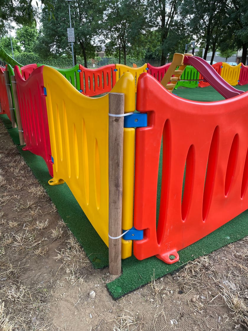 Polyethylene self-supporting fence Polyethylene Area marker, By ProExpanso