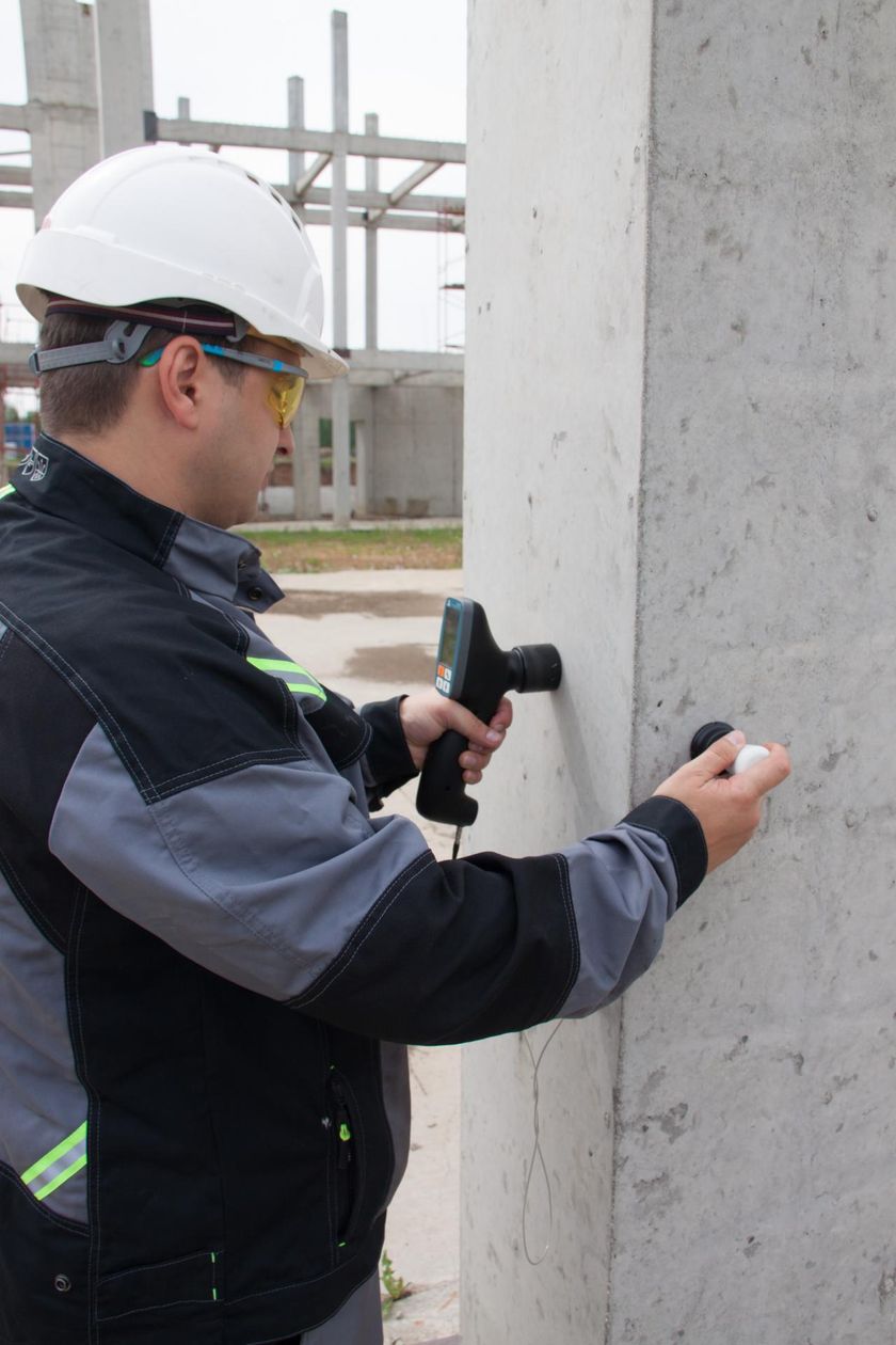 A1410 PULSAR Ultrasonic pulse velocity testing instrument By NOVATEST