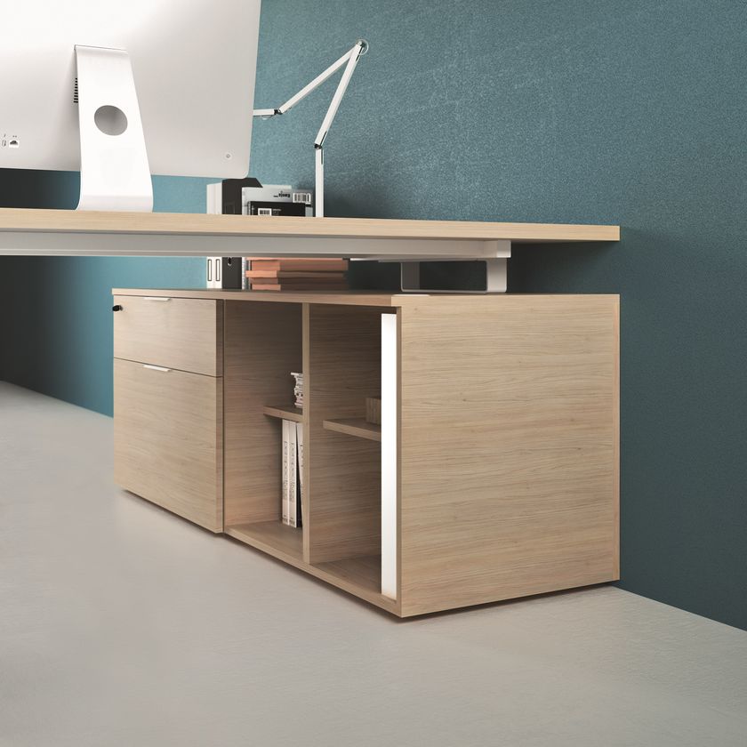 AGILE Rectangular wooden office desk By Martex