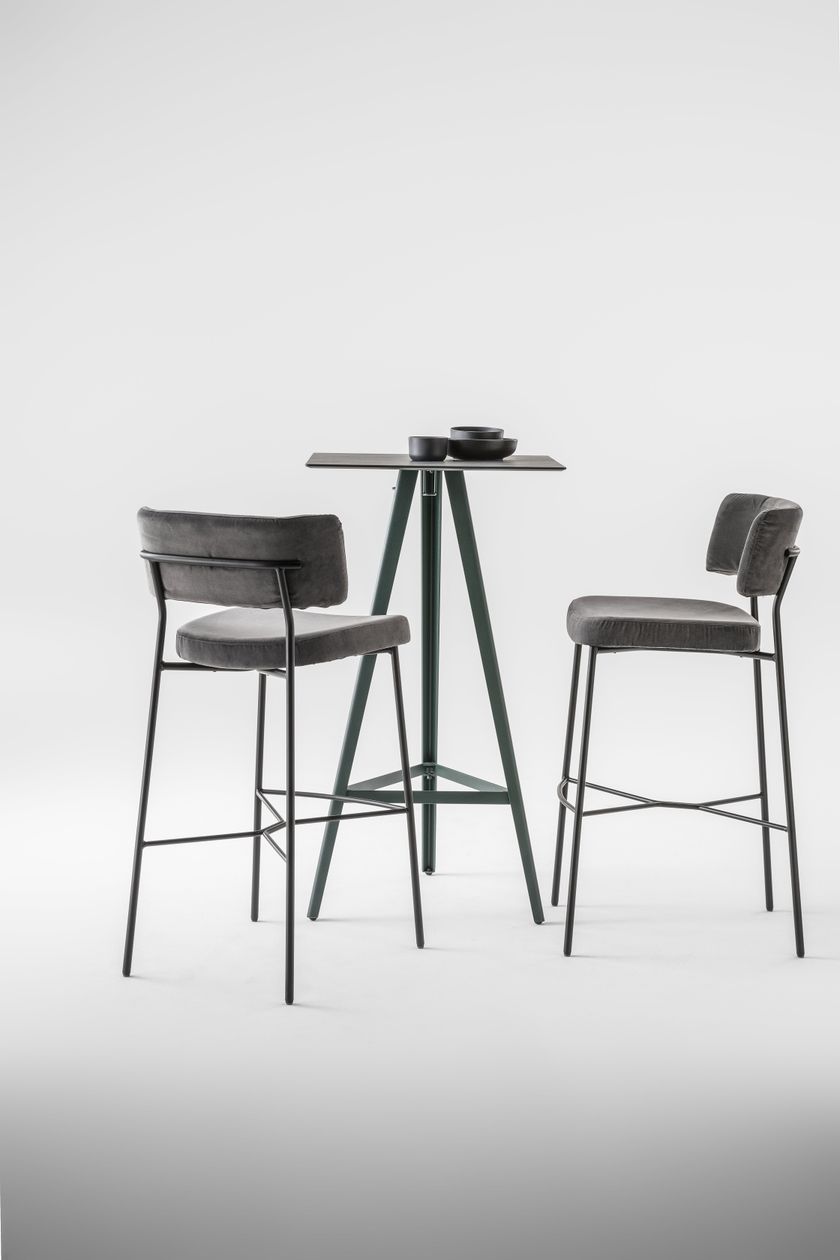 AKY FAST FOOD table By TrabA' design Emilio Nanni