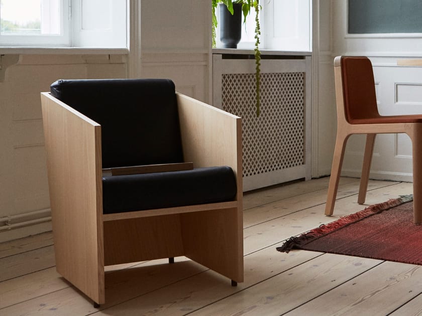 ALCÂNTARA Wood and leather easy chair with armrests By MOR DESIGN ...