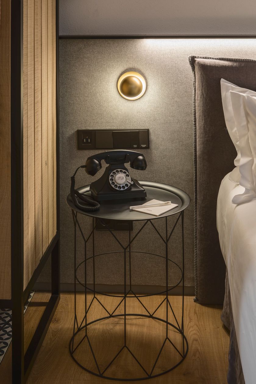 ALFI LED dimmable metal wall light By Estiluz