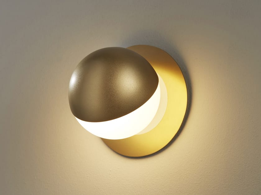 ALFI LED dimmable metal wall light By Estiluz