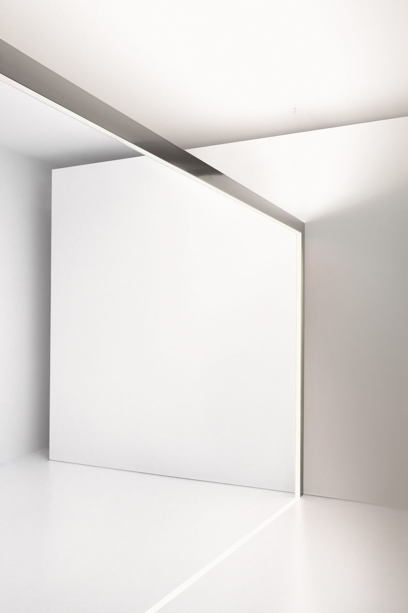 ALGORITMO SYSTEM | Wall-mounted linear lighting profile By Artemide