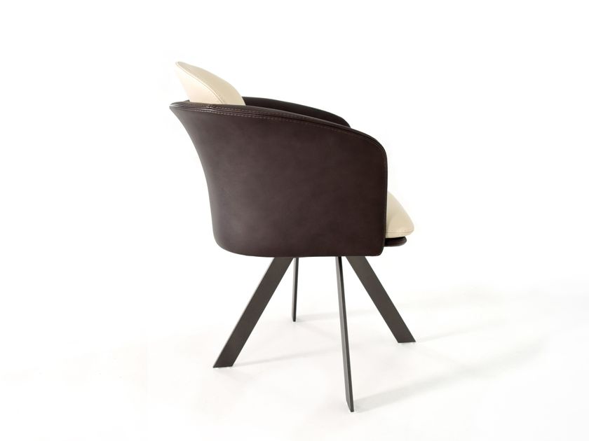 AMORINO Trestle-based leather chair with armrests By Able