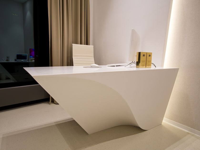 MORIX Writing desk By AMOSDESIGN