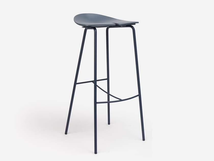 High polypropylene stool ANT 68 By ONDARRETA design Pascual Salvador