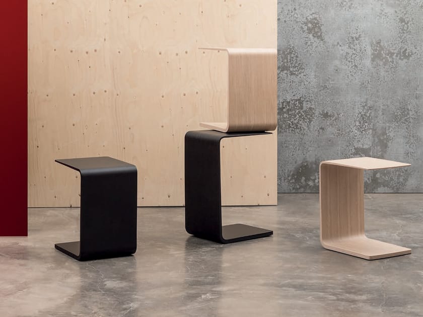 ARC TABLE ME5486 coffee table oak By Andreu World design Manel Molina