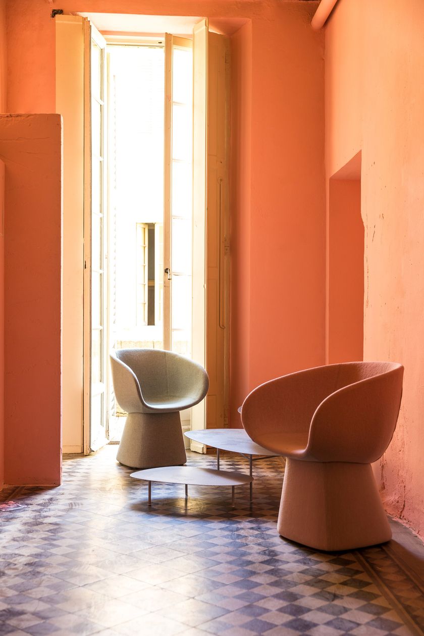 ARMADA Upholstered easy chair with armrests By Moroso | design Doshi Levien